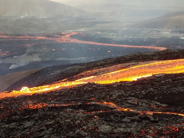 Pokračující sopečná aktivita na Islandu a hrozba zemětřesení v oblasti ...